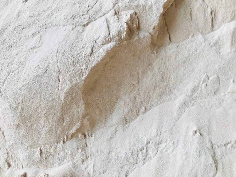 Top Uses and Benefits of Silica Sand in Construction